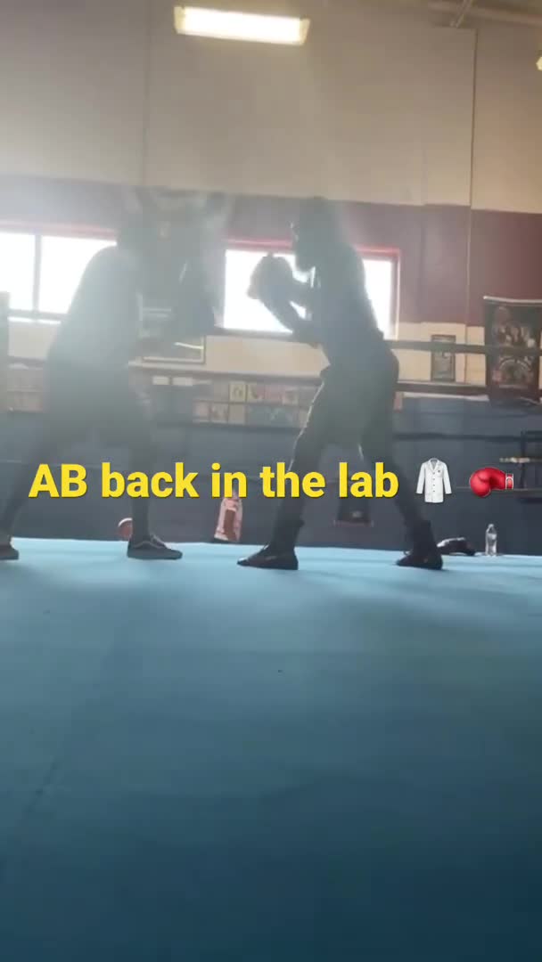 🔥Adrian Broner back in the lab 🥼 🥊
