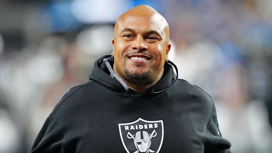 Raiders' ex-HC Antonio Pierce continues attempt for second chance