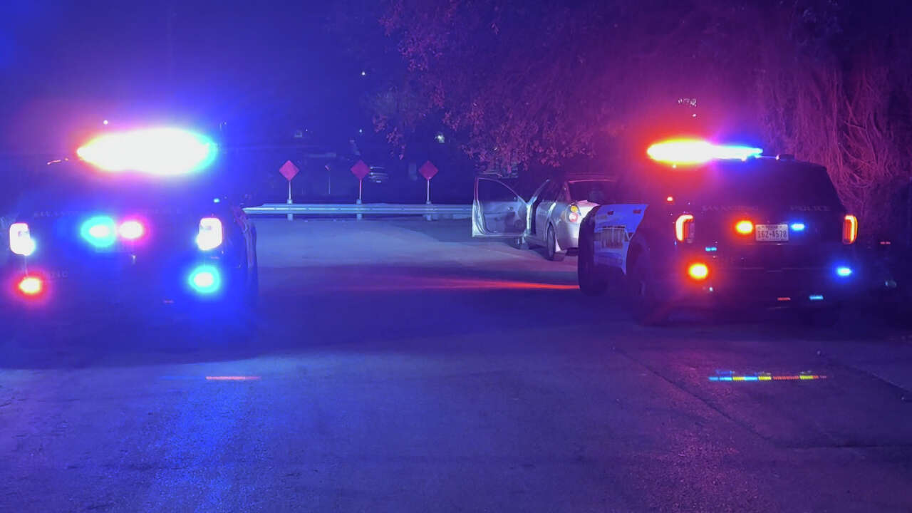 Man hit, killed while crossing Huebner Road on North Side, SAPD says