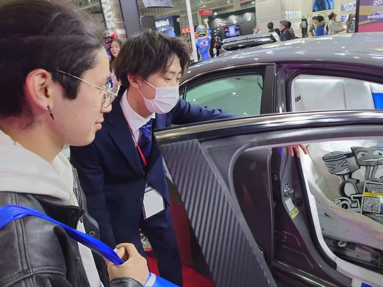 Questa Lexus sembra uscita da Minecraft: è l’auto più strana del Tokyo ...