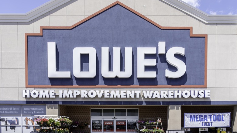Experts say to avoid buying these Lowe's tools if you need pro-level ...