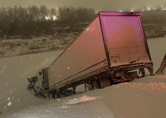 Nearly 200 collisions reported as winter storm paralyzes Ontario roads