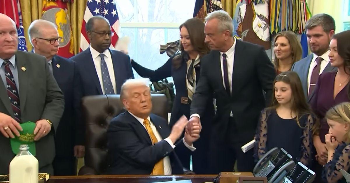 Donald Trump caught snubbing RFK Jr. during awkward moment at the White ...