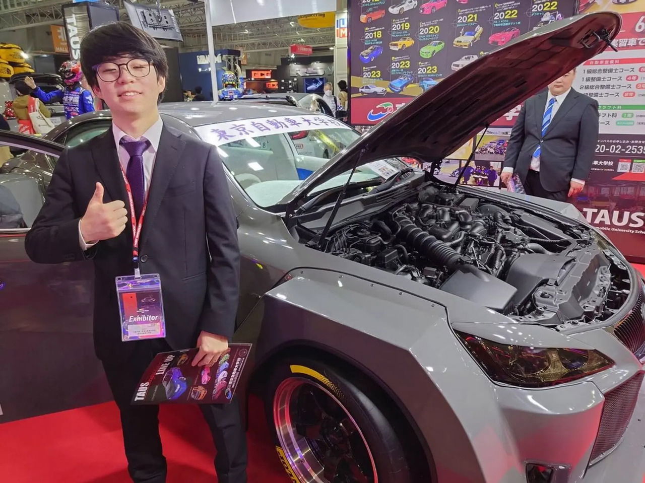 Questa Lexus sembra uscita da Minecraft: è l’auto più strana del Tokyo ...