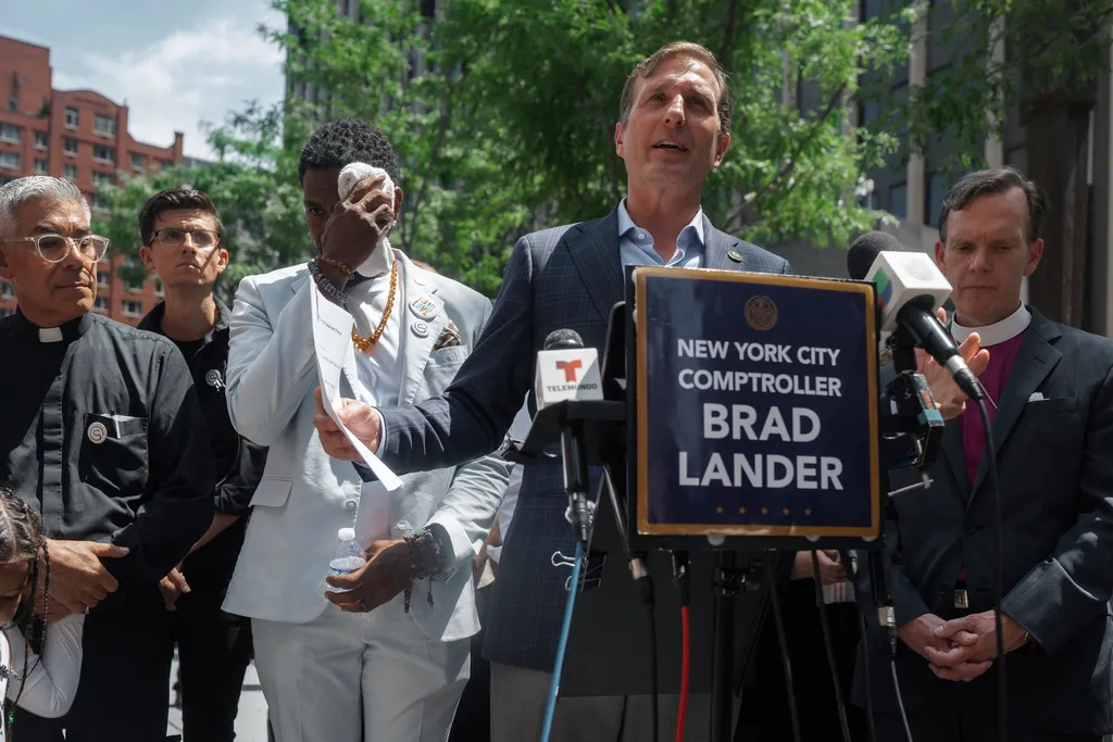 Goldman 'sad' about coffee shop that banned him over support for Israel