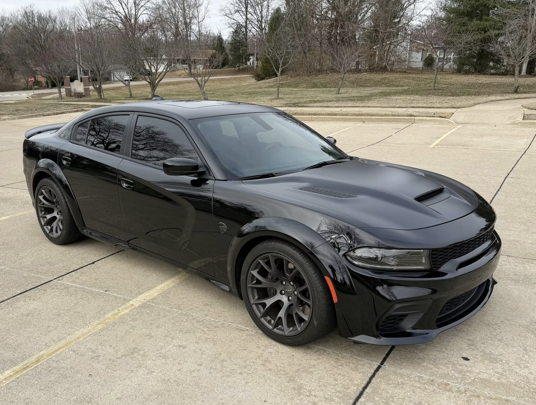 Low-mileage 2022 Dodge Charger SRT Hellcat Widebody nears auction close ...