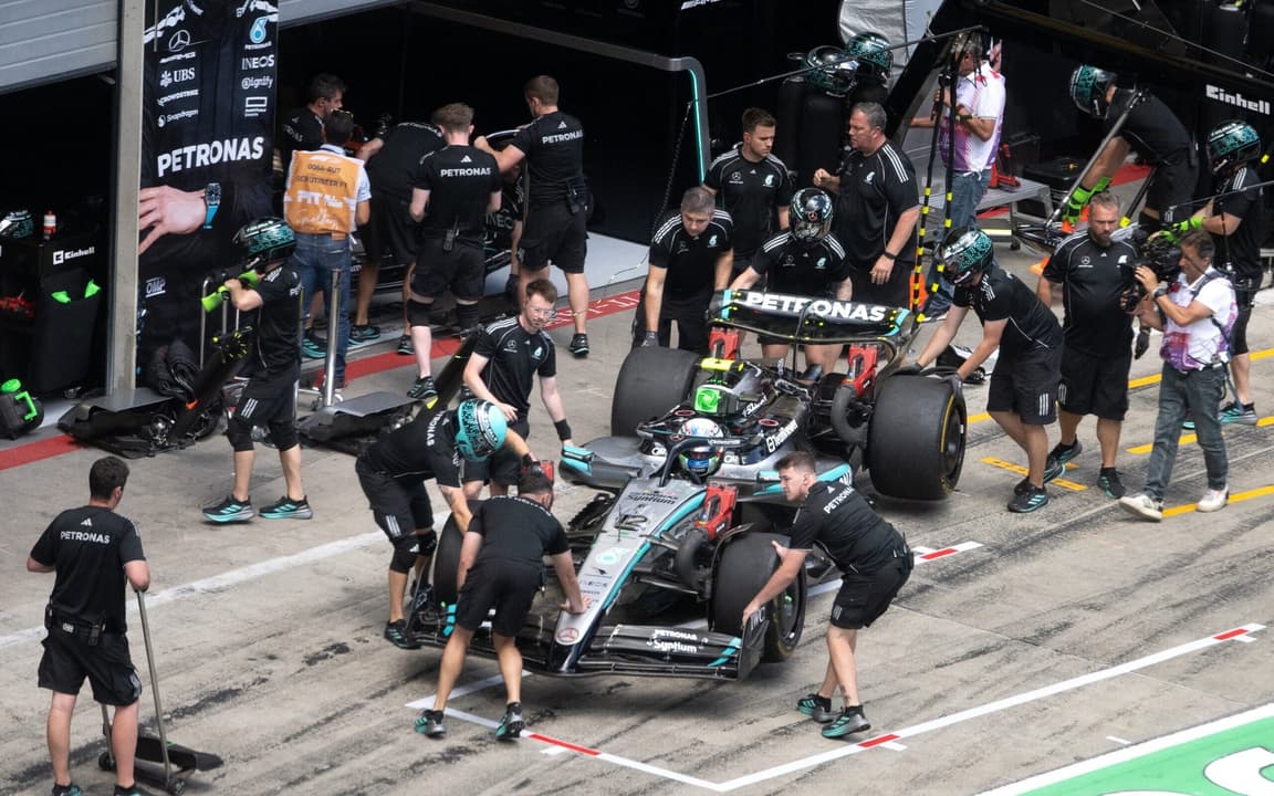 F1: Ex-piloto revela falha em motor da Mercedes para temporada 2026