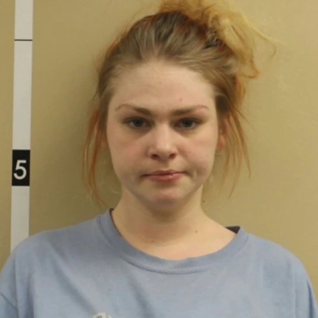 Bride-to-be stabs fiancé during violent packing fight