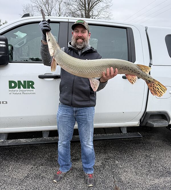 What a catch! Floyd County angler catches record-setting longnose gar