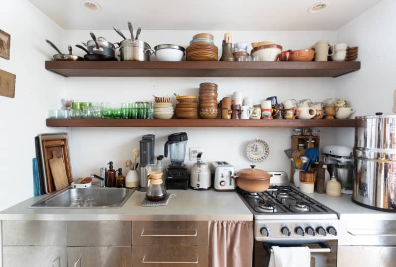 I finally found a brilliant way to declutter my overflowing mug ...