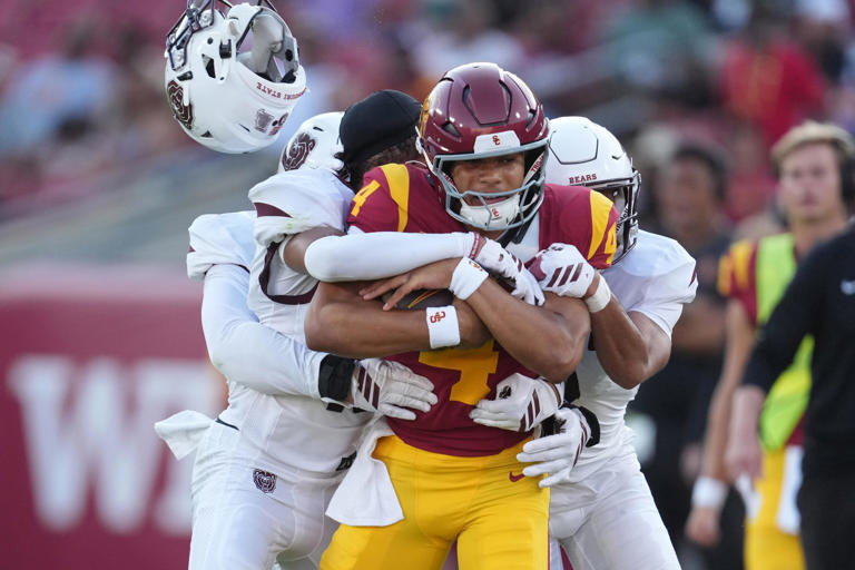 9 game redshirt rule could have changed Husan Longstreet's USC career