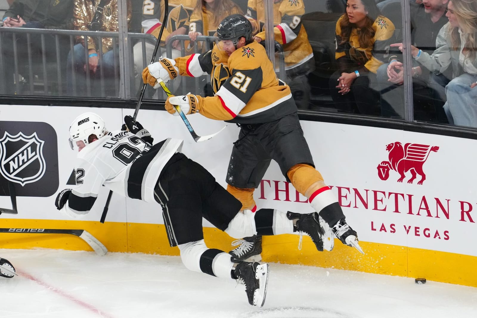 Stone scores 25 seconds into OT, Golden Knights beat Kings 3-2