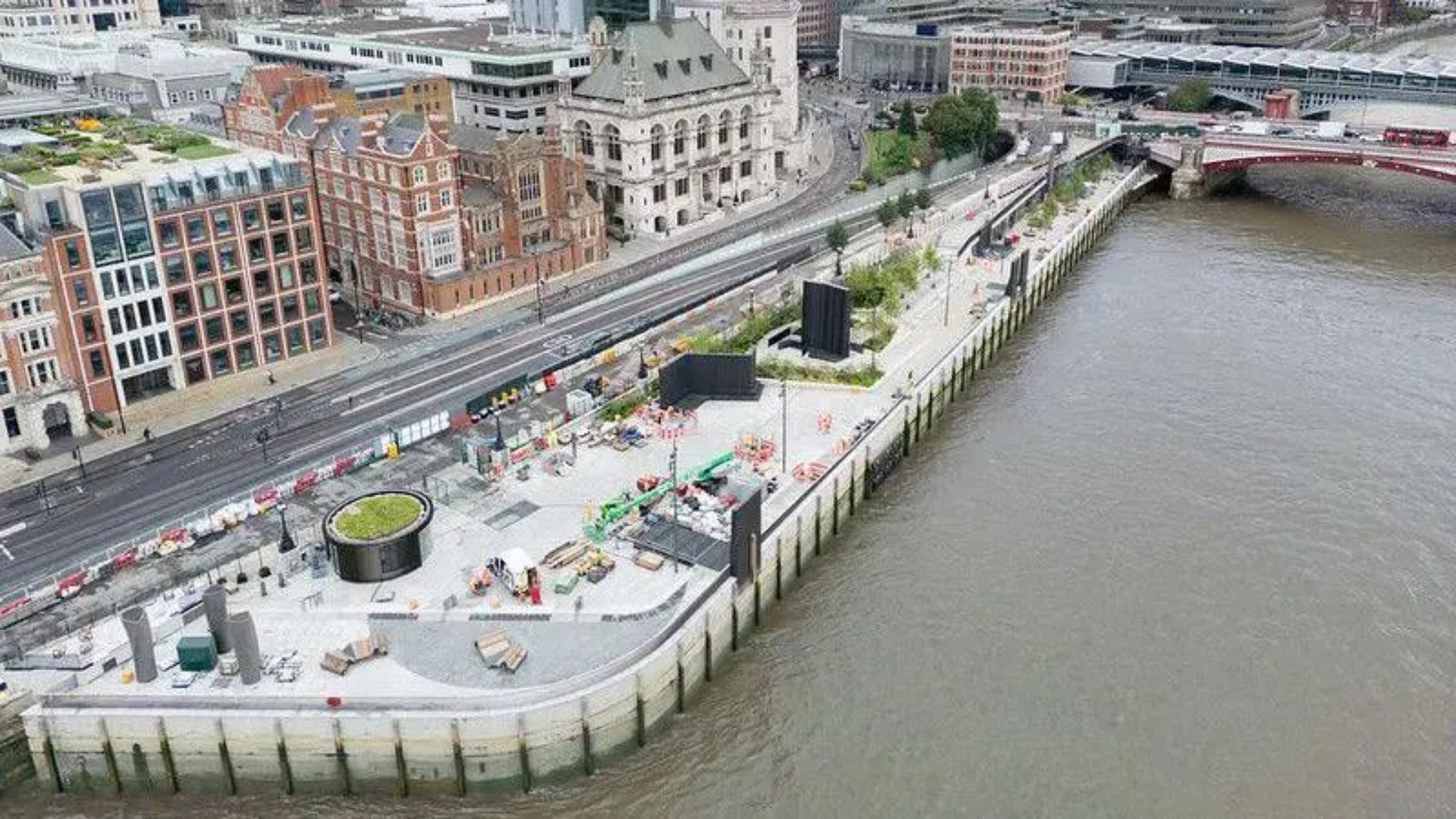 New Thames waterside public space opens on sewer building site