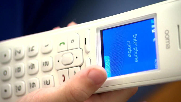 NYC parents revive landline phones to reduce kids' screentime without ...
