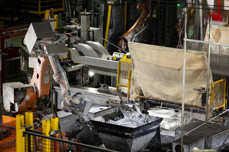 AI robot arms automate zinc debris removal at POSCO