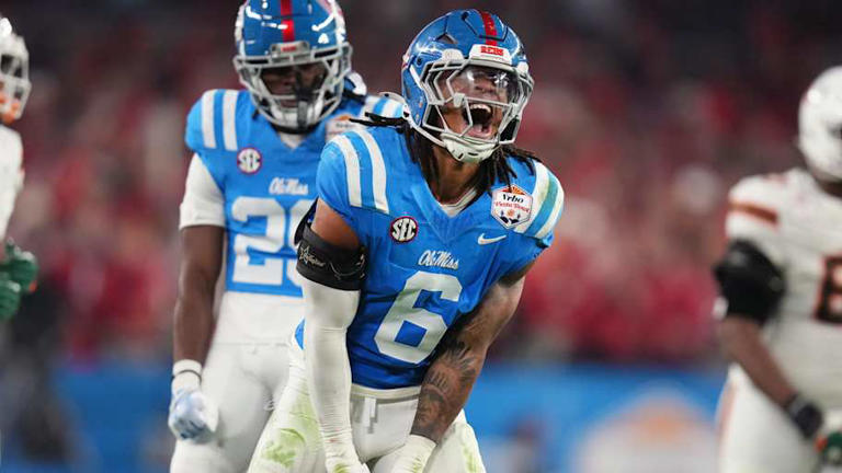 Ole Miss football starting linebacker enters transfer portal market in ...
