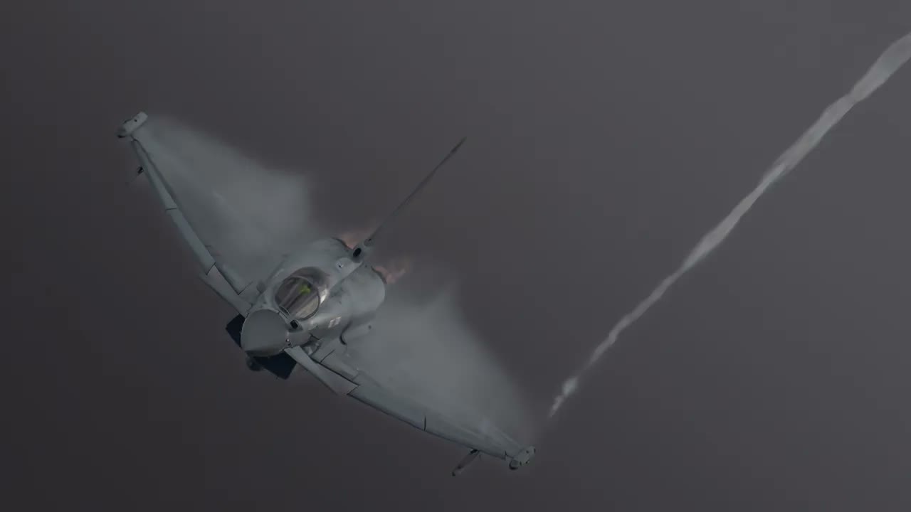 Watch this fighter jet go maximum power