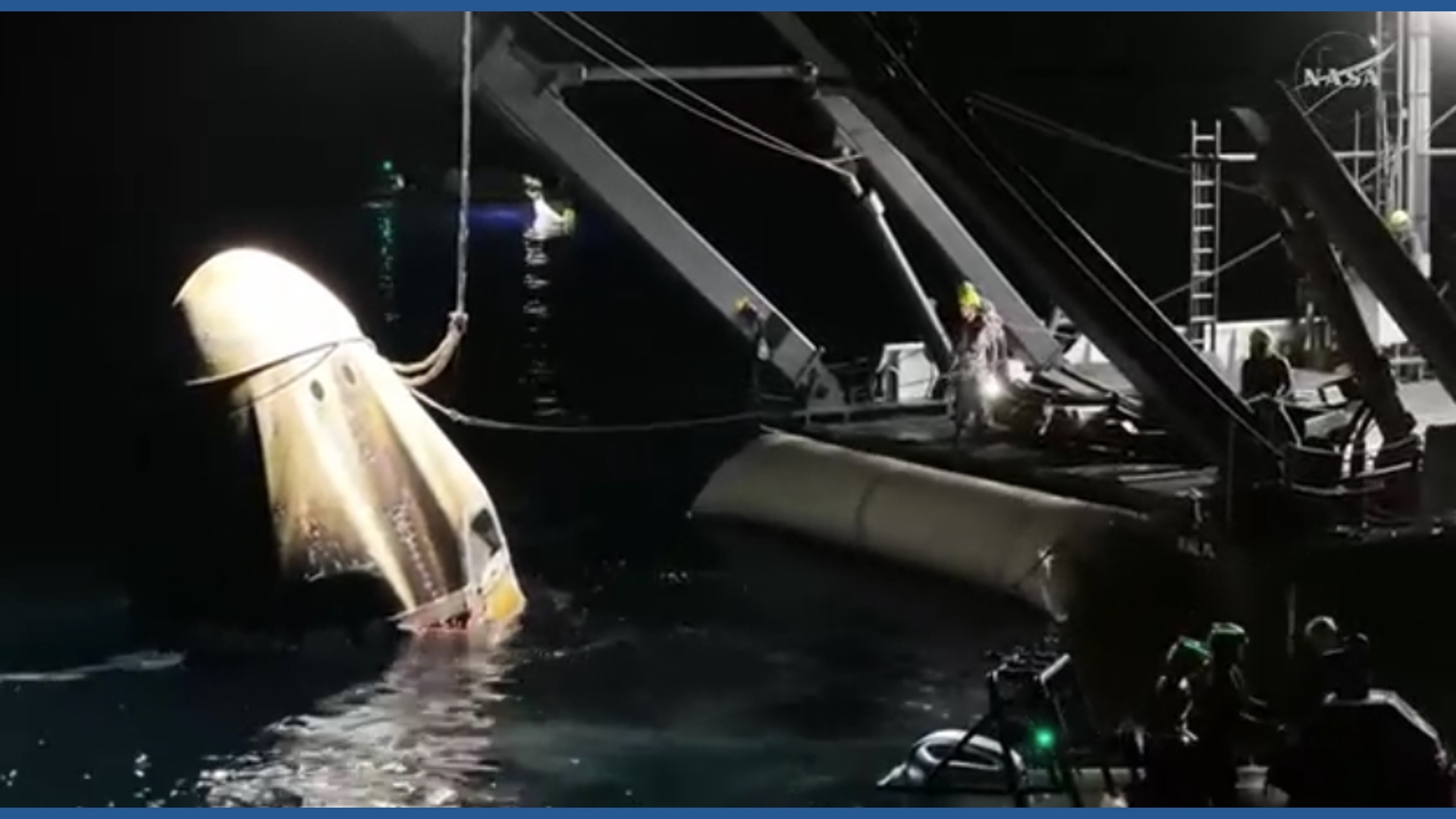 SpaceX completes the capsule hoist after Crew-11 splashdown, dolphins ...