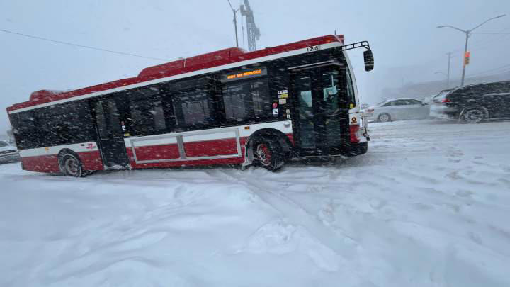 Nearly 200 collisions reported as winter storm paralyzes Ontario roads