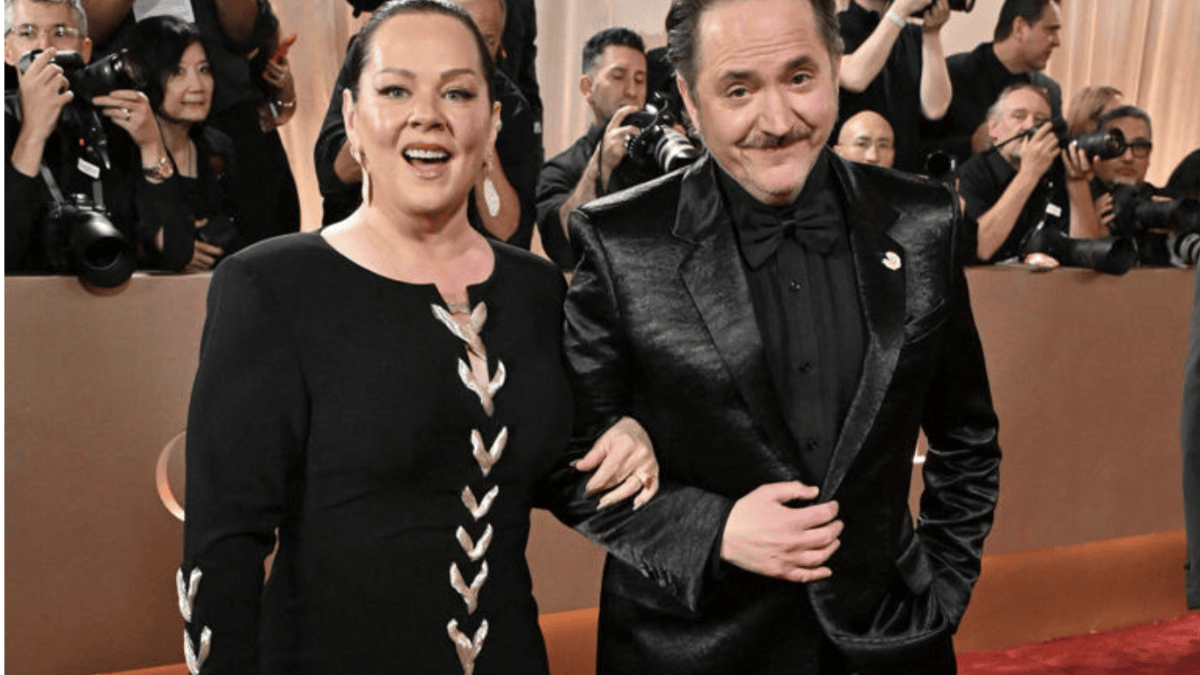 Melissa McCarthy stuns in sleek black gown after nearly 100-lb ...