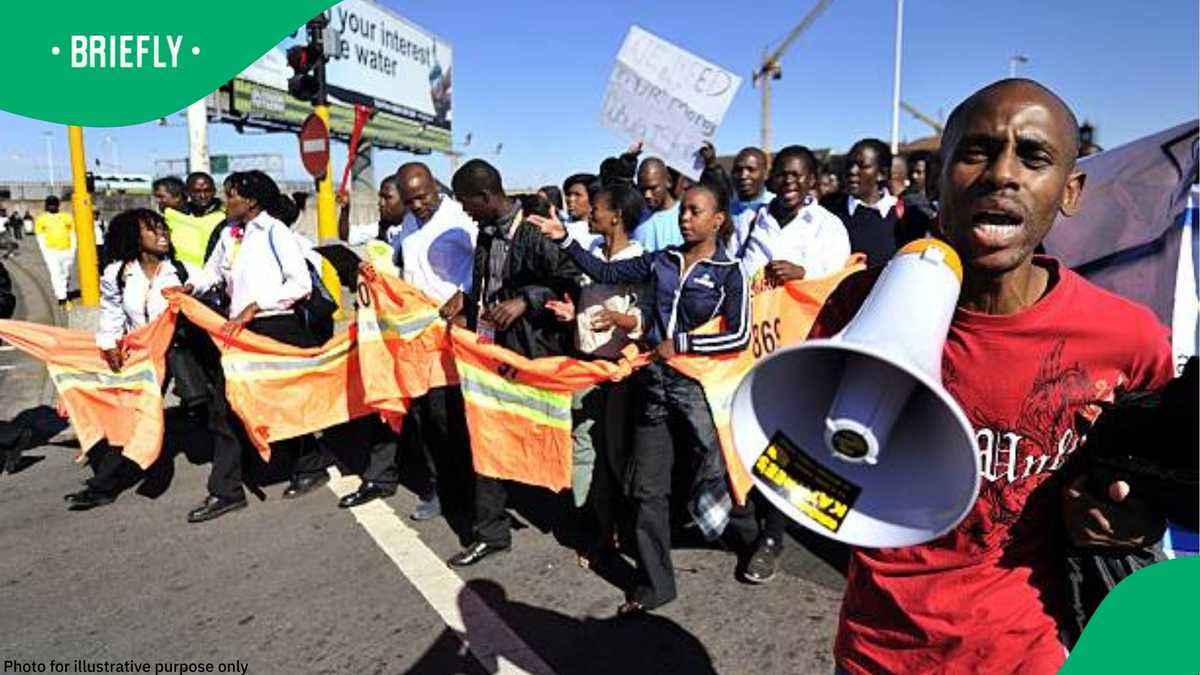 Unemployed teachers stage sit-in outside KZN offices, highlighting ...