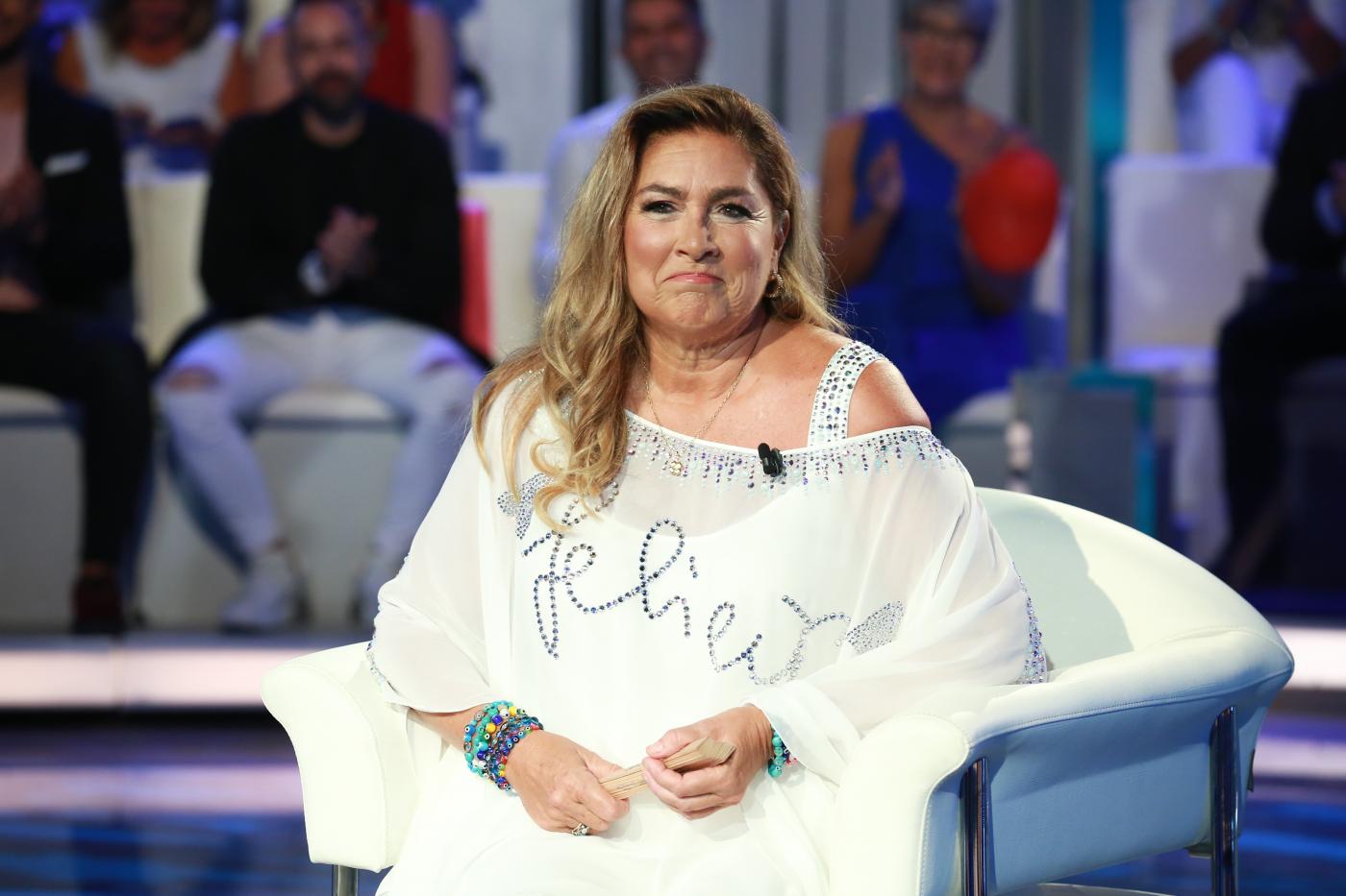 Romina Power: “Felicità canzone banale”. E scoppia la polemica