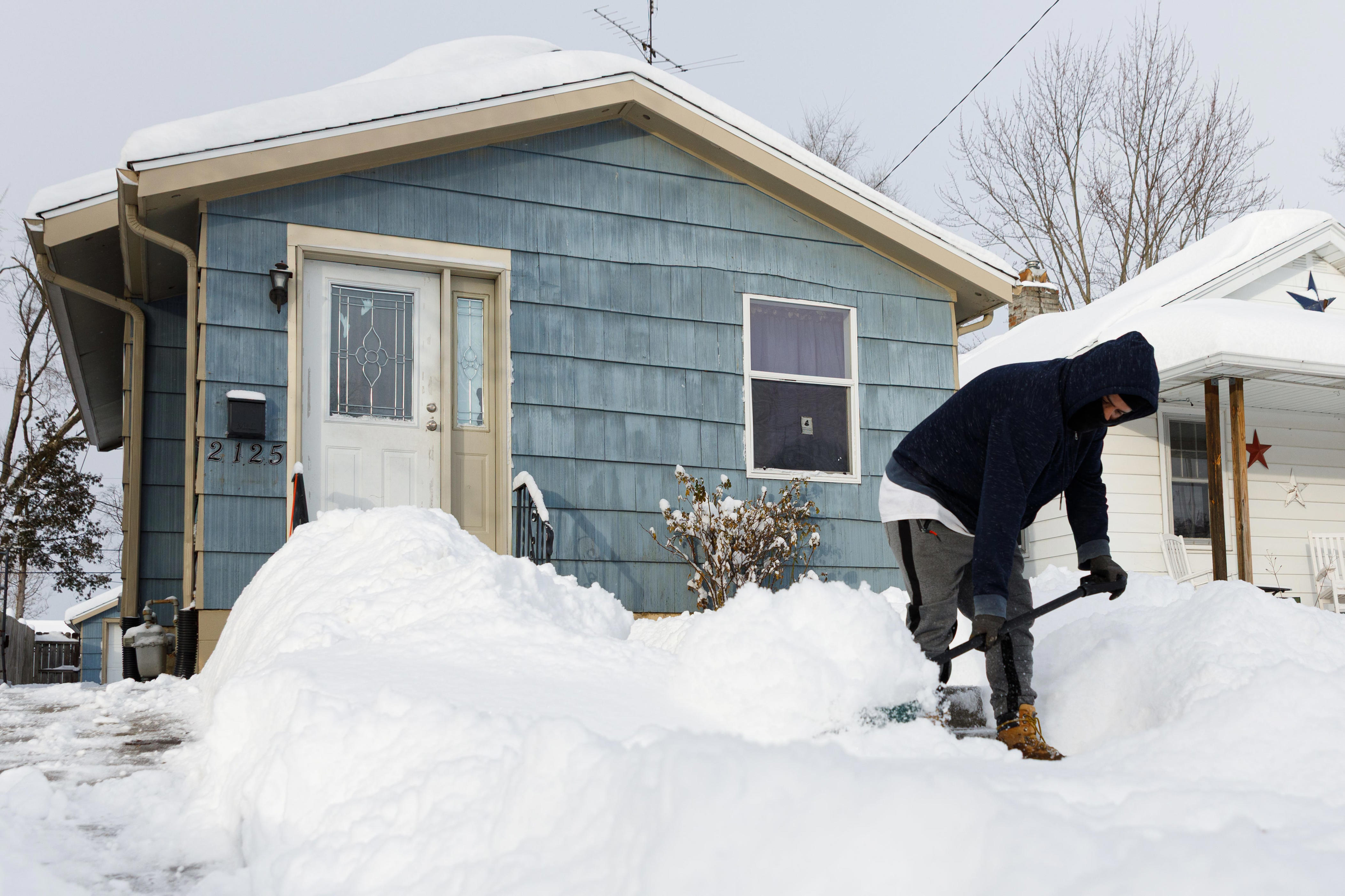Which day will South Bend see wind chills in the negative 20s?