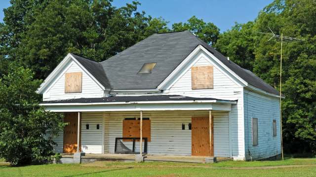 Animal control officer makes miraculous discovery in abandoned home: 'I ...