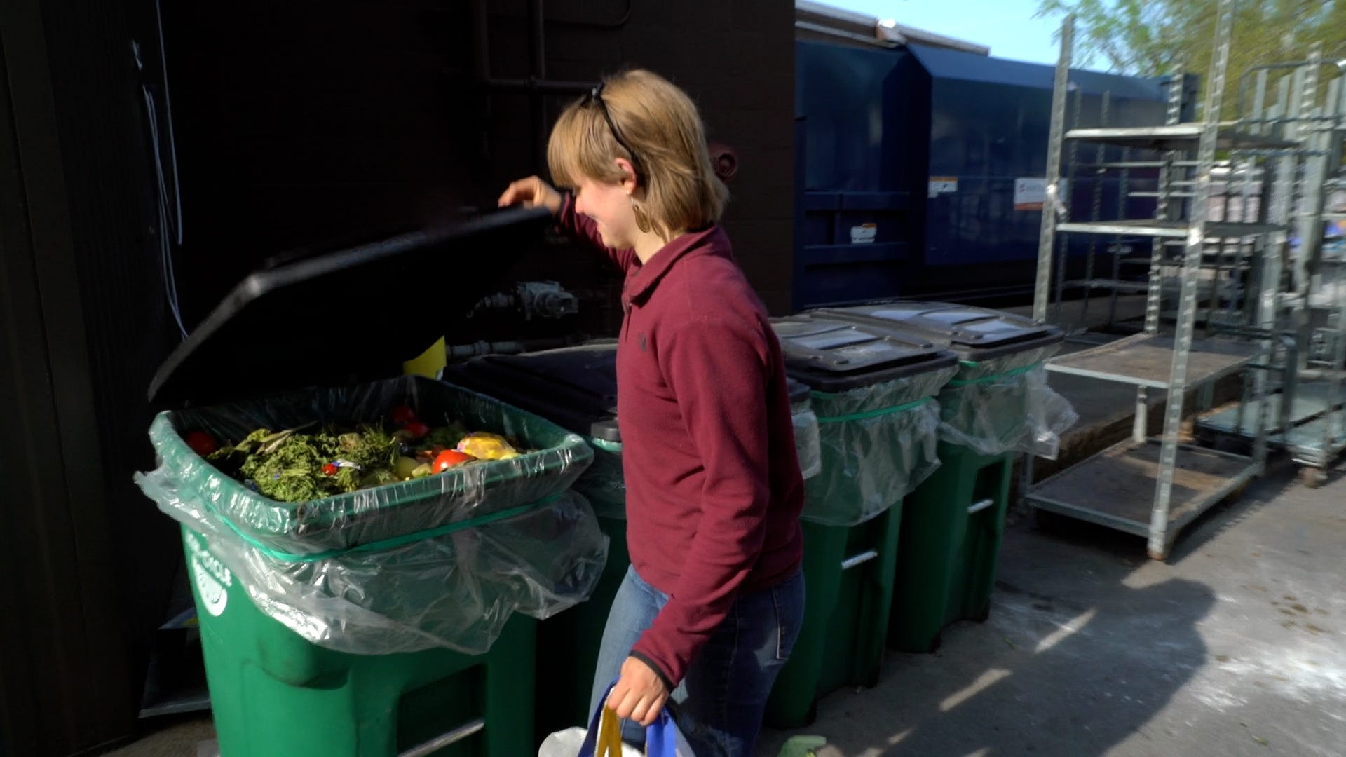 Is it legal to dumpster dive in Florida? What about curb picking?