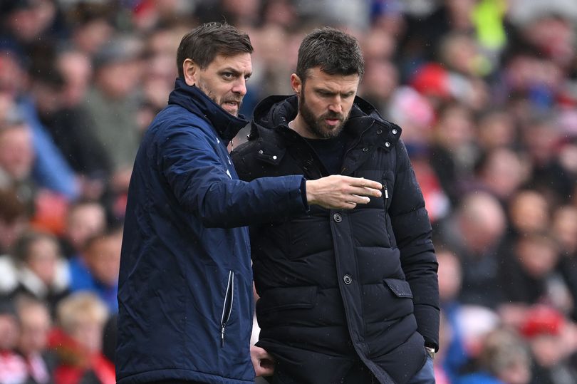 Roy Keane rips into Michael Carrick's first Man Utd decision in furious ...