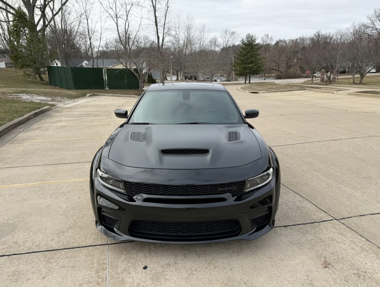 Low-mileage 2022 Dodge Charger SRT Hellcat Widebody nears auction close ...