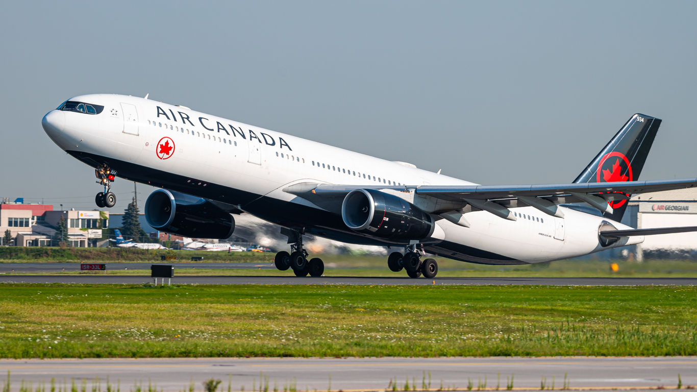 Passengers shocked by screaming, banging noises heard from beneath ...