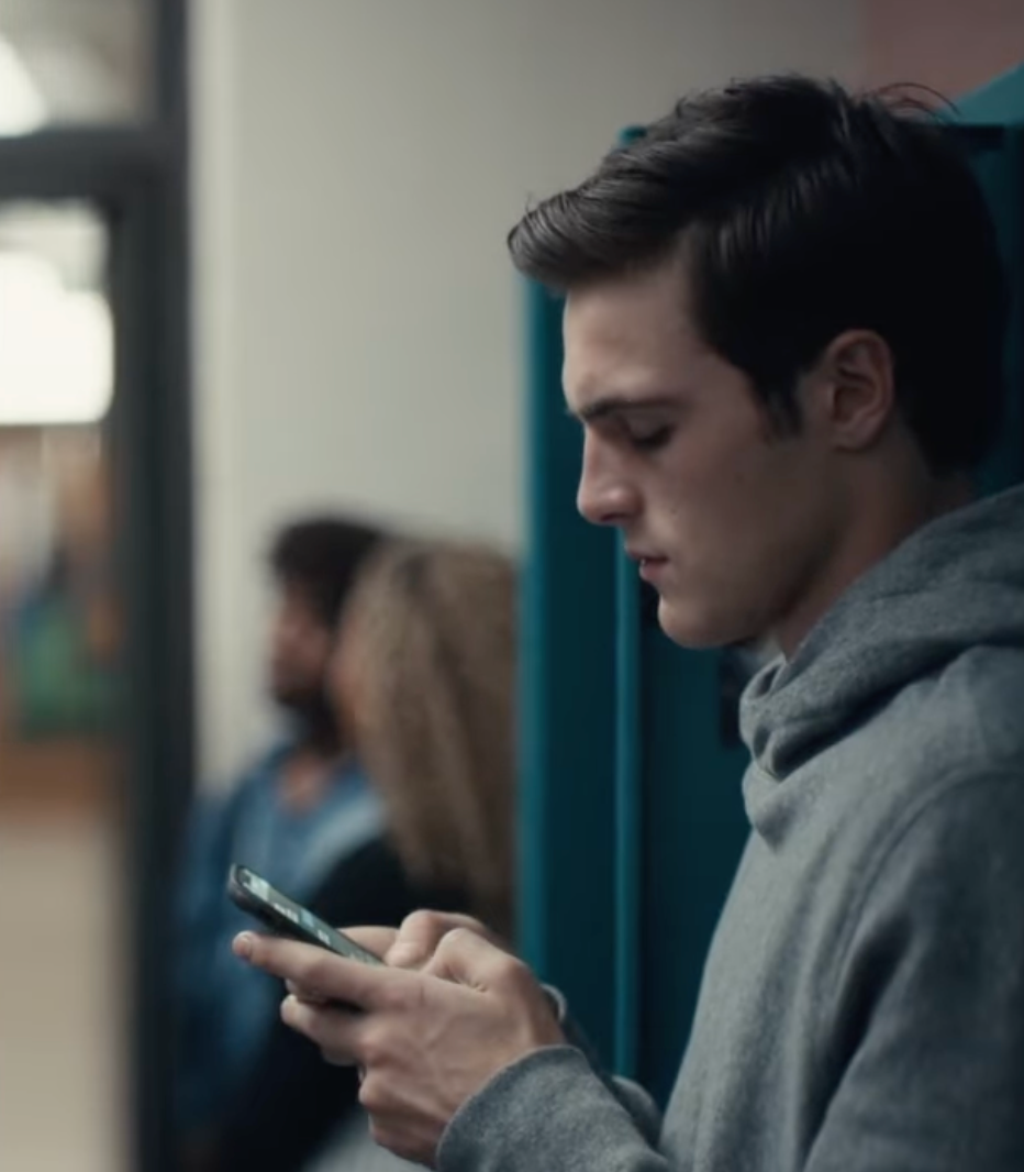 What are subtle signs that a man is red-pilled?