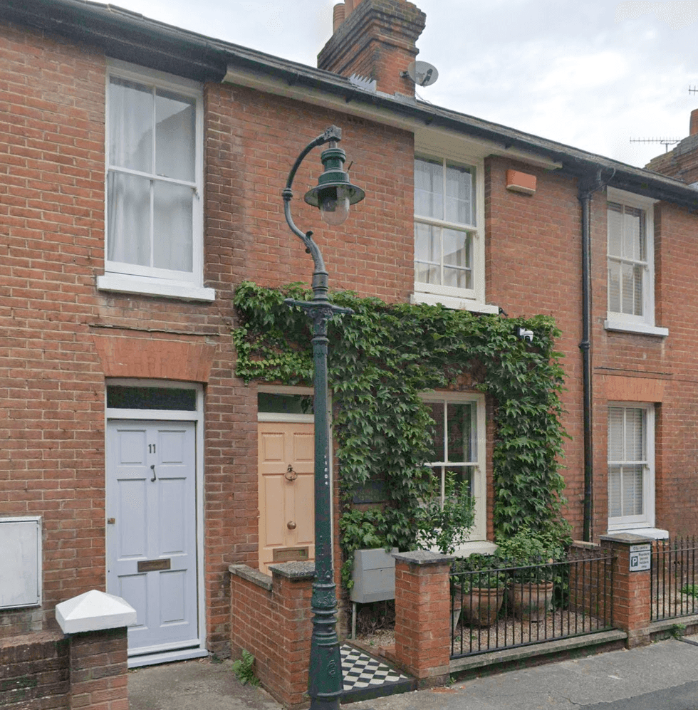 Pensioner vows to padlock himself onto historic lamppost to stop reform ...