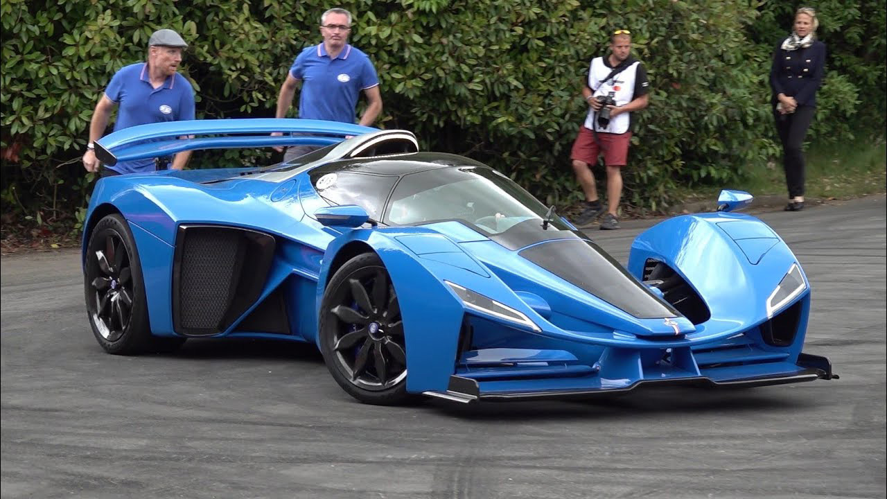 Insane hypercar Delage D12 makes its debut