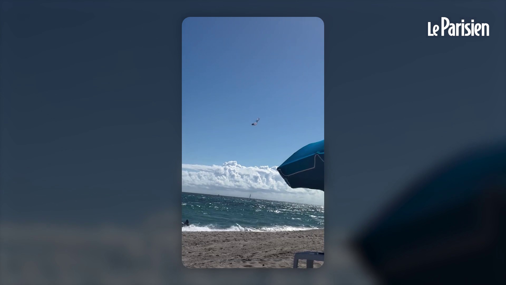 En Floride, un homme en parapente survit miraculeusement à une chute de ...