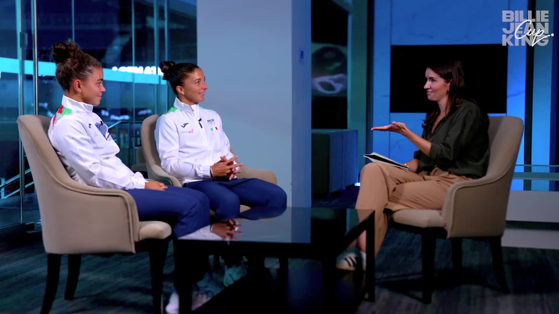 Jasmine Paolini & Sara Errani – On her shoulders episode 3