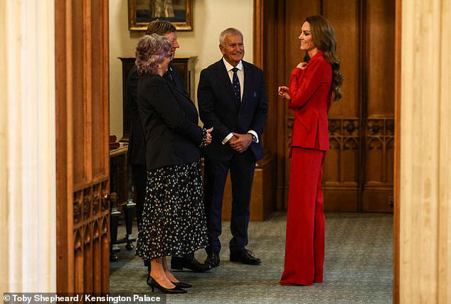 Princess Kate greets England's Red Roses at Windsor Castle to celebrate ...