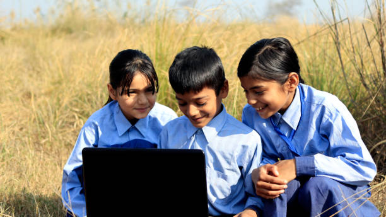 Can cultural roots and modern education coexist harmoniously?