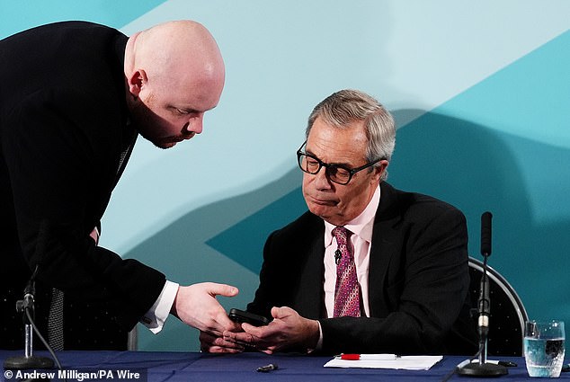 Farage unveils Jenrick as a new Reform MP at press conference hours ...