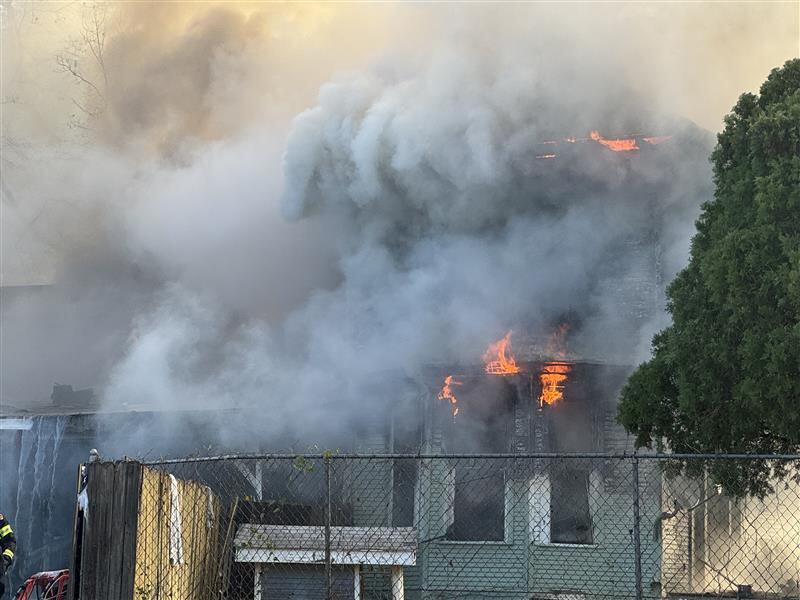 Shreveport man runs inside house during a fire to save his pet