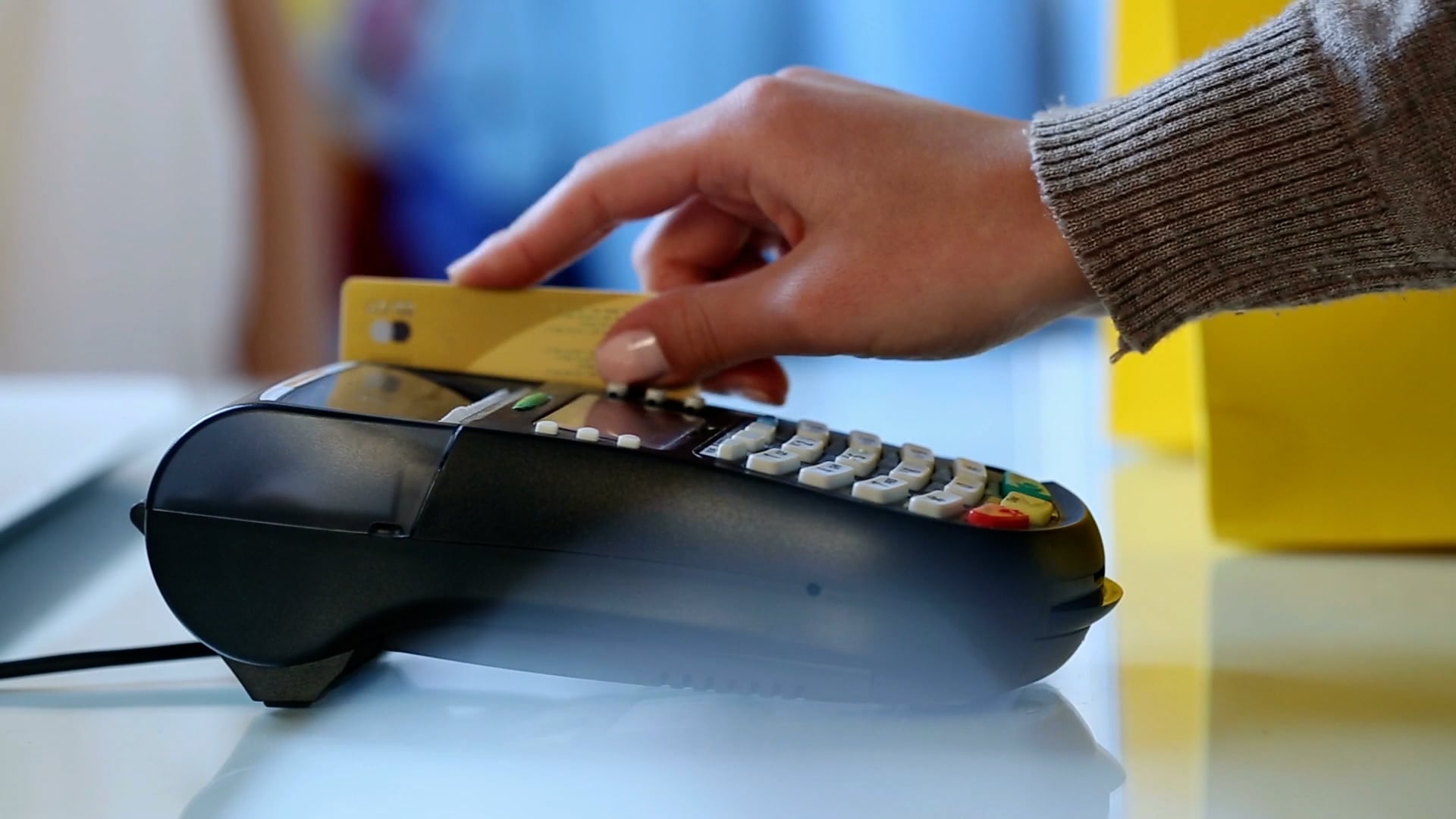 When to use debit cards versus credit cards daily