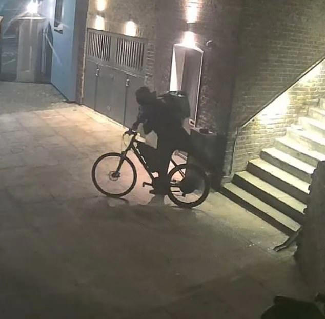 Hitman disguised as Deliveroo rider when he shot eight-year-old girl is ...