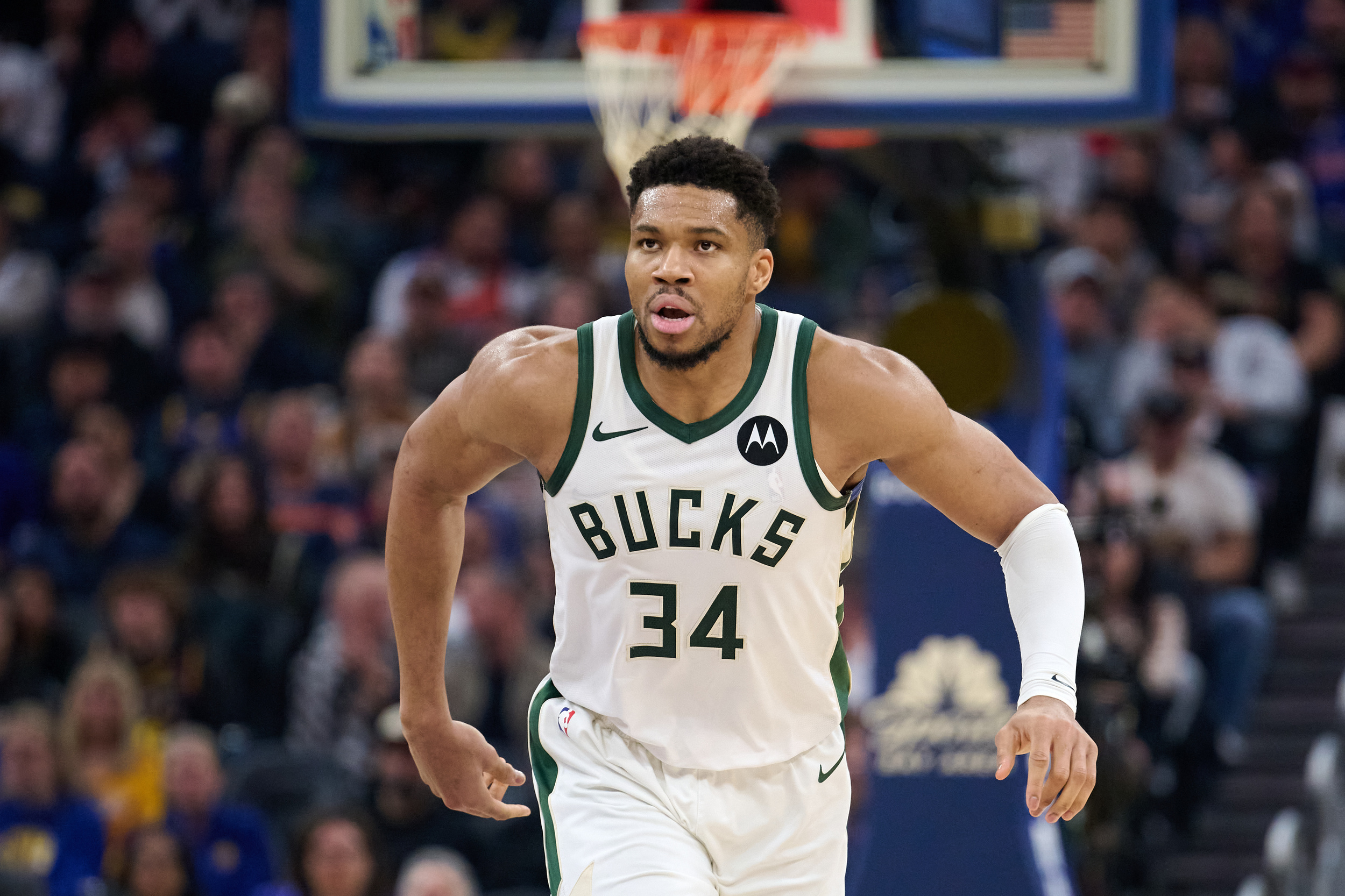 Milwaukee Bucks: Giannis Antetokounmpo’s top 5 games vs San Antonio Spurs