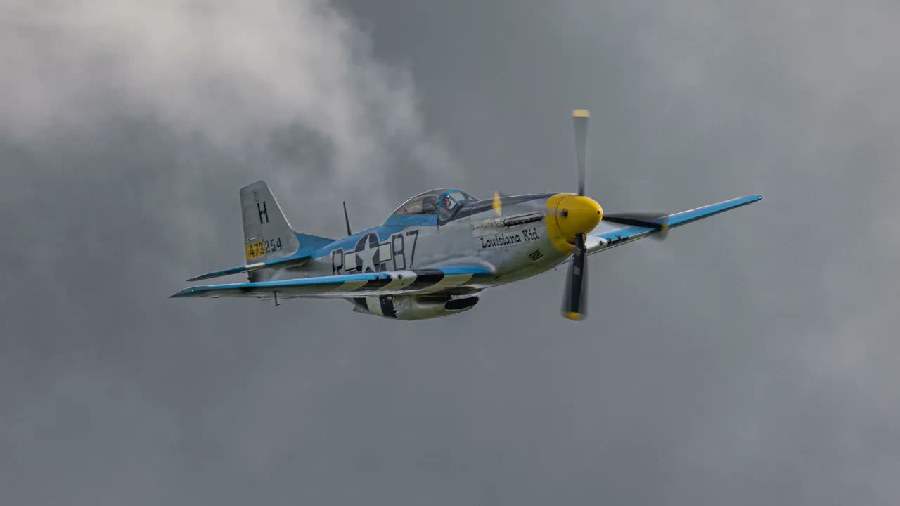 Watch the 'Louisiana Kid' Mustang tear past the crowd