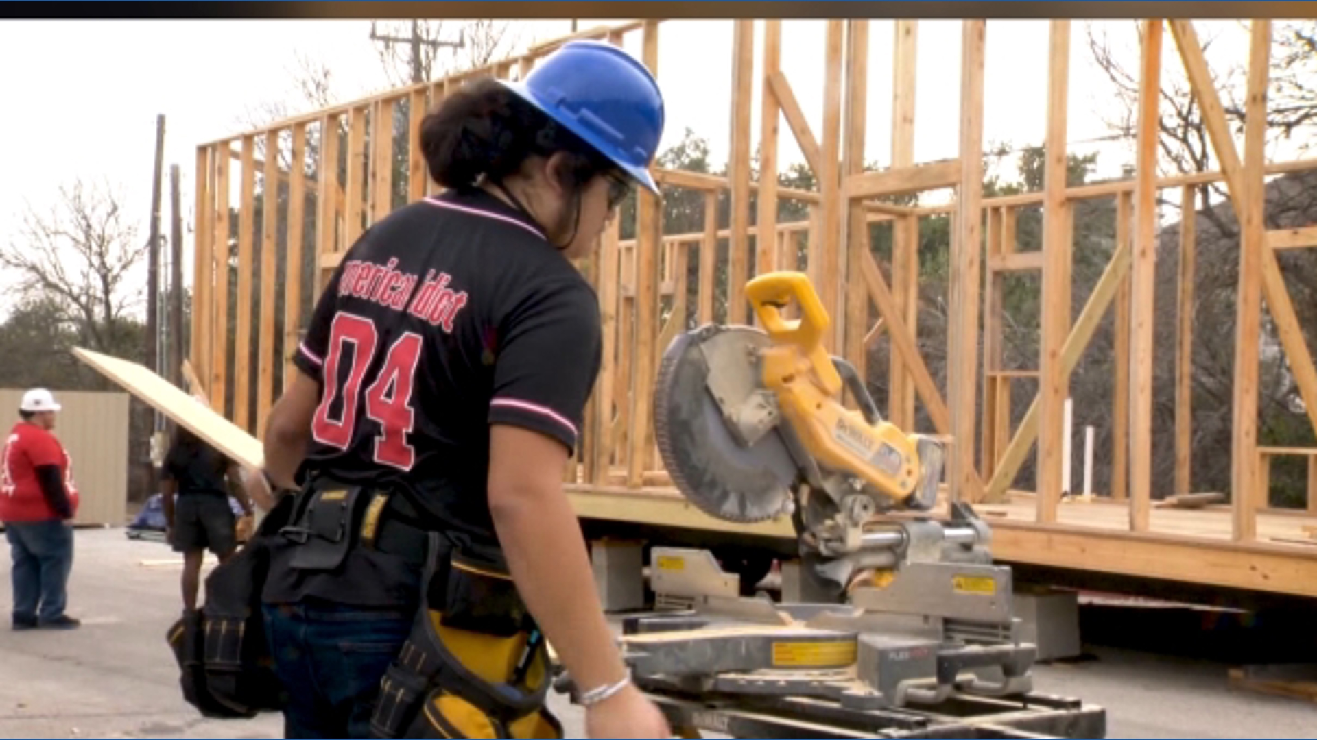 'We're a great team!' | Students build home for veteran