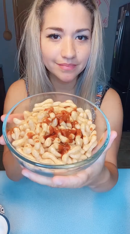 Chicharrones with salsa Valentina and lime: A classic Mexican snack