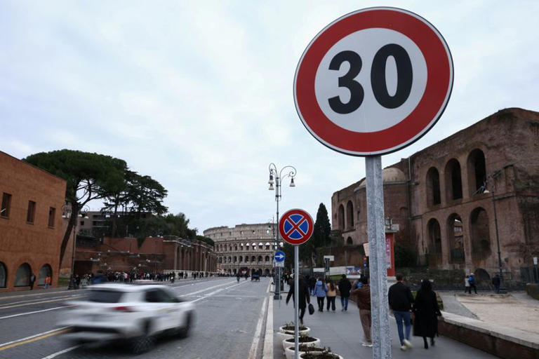 Rome follows other European capitals with new 30 KPH speed limit