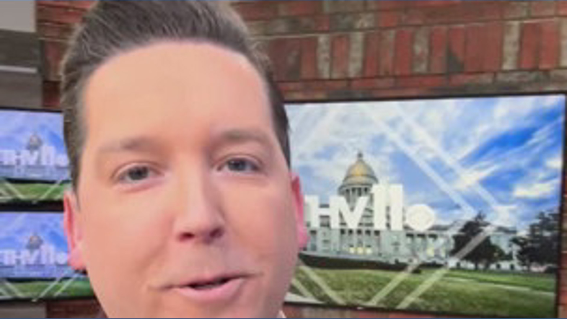 Chilly morning, new Eat It Up, & Hog basketball rolls!