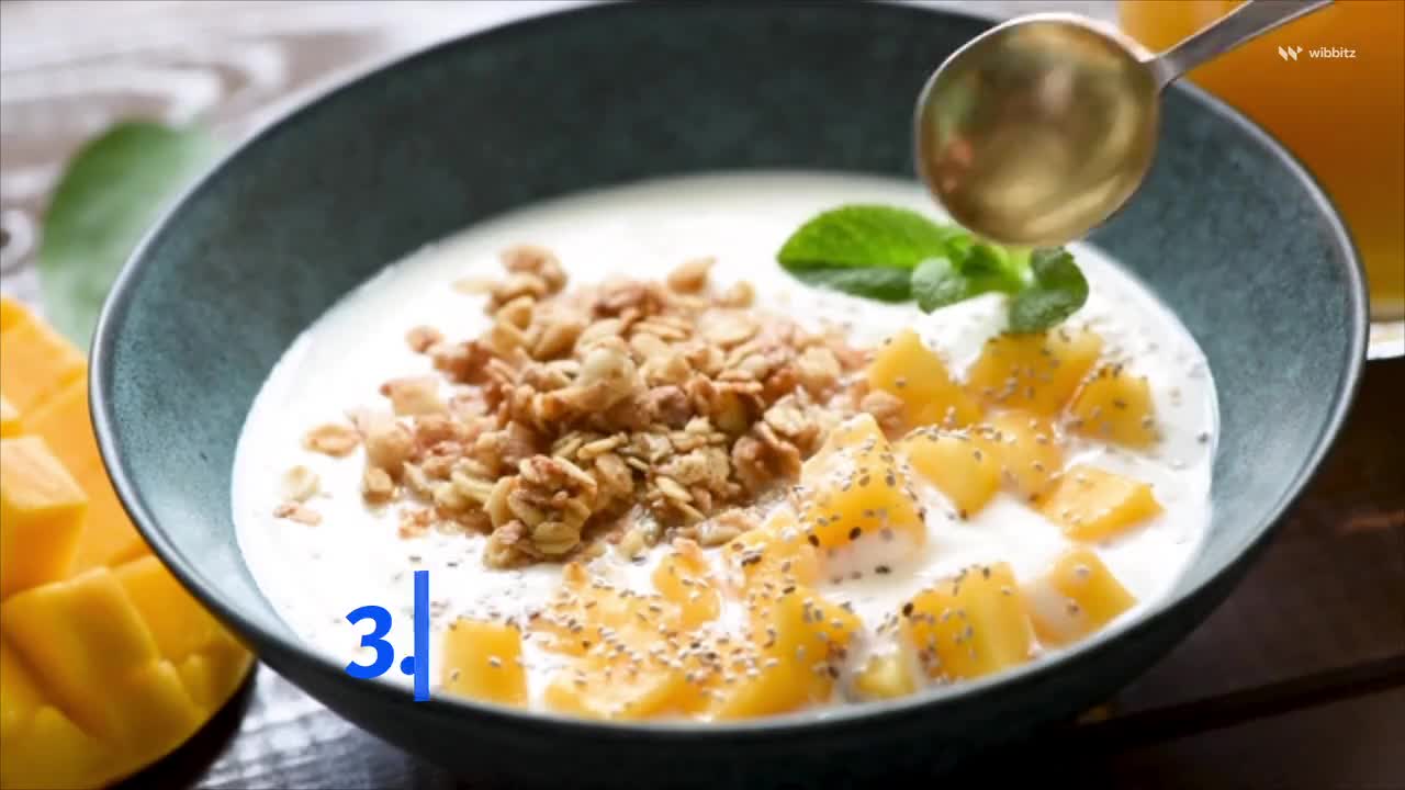 These foods will keep your bones from aging, dietitian says